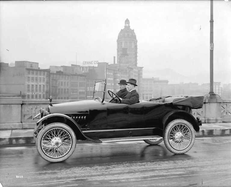 Old Photographs of Cars in Vancouver from 1900-1920 (Gallery)
