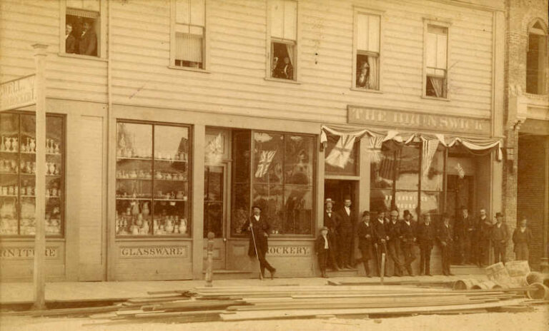 Old Photographs of Storefronts in Vancouver (1885-1910)