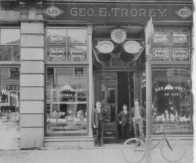 Old Photographs of Storefronts in Vancouver (1885-1910)